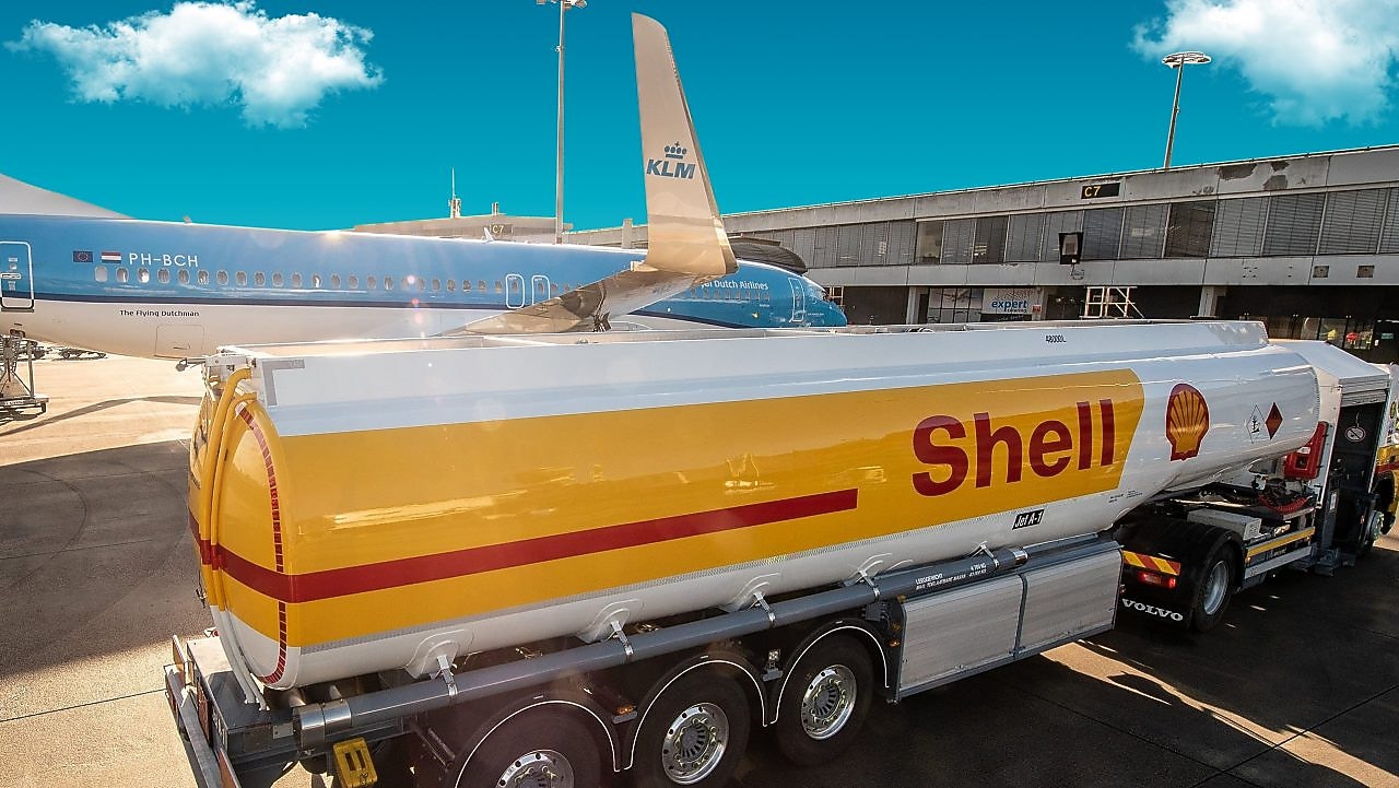World first – synthetic kerosene takes to the air | Shell Global
