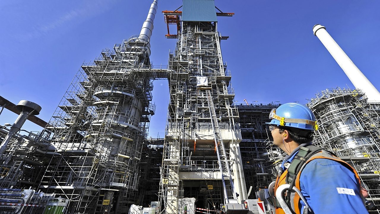 Refineries and Terminals | Shell Global