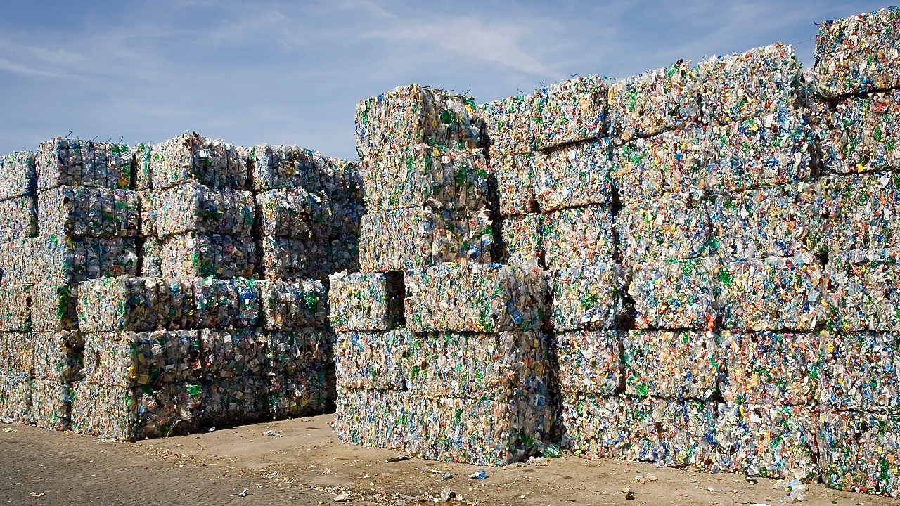 Chemical recycling: tackling plastic waste | Shell Global