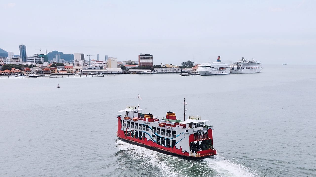 Penang port ferries sees savings of more than 3%* | Shell Global