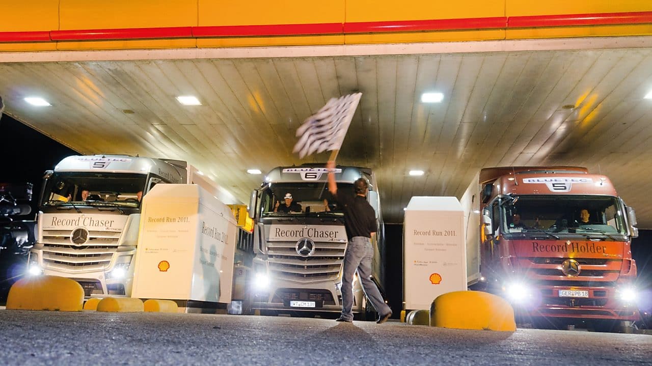 A world record in truck fuel efficiency with Daimler | Shell Global