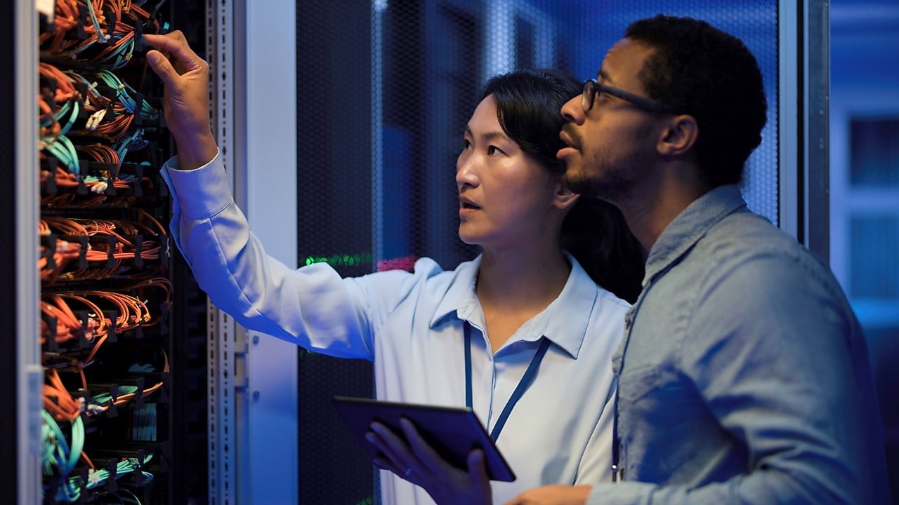 Decarbonising the Technology Industry | Shell Global